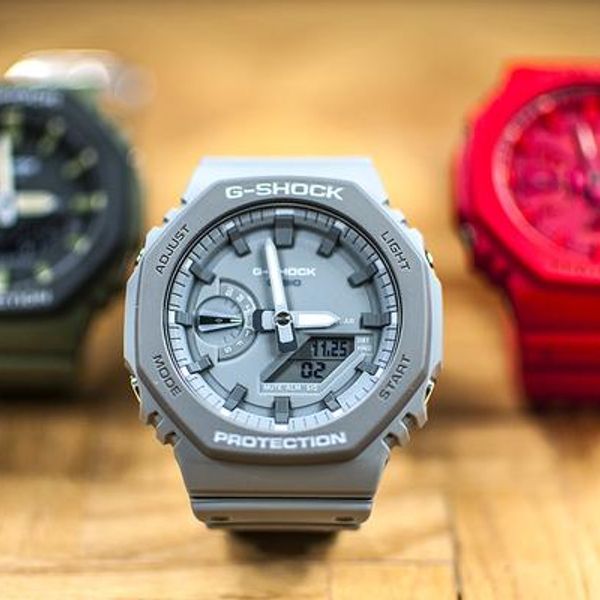 Hands-on with the new gray Casioak, plus the all red and market updates ...